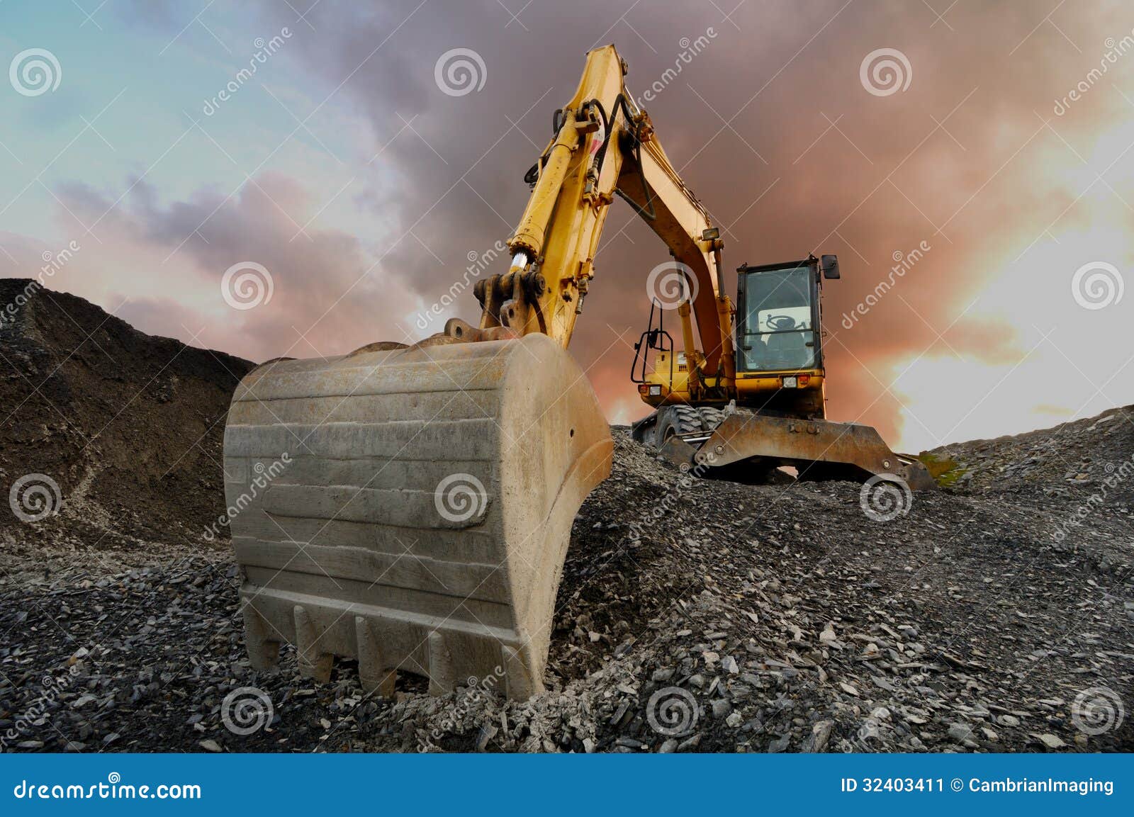 Quarry excavator stock image. Image of architecture, activity - 32403411