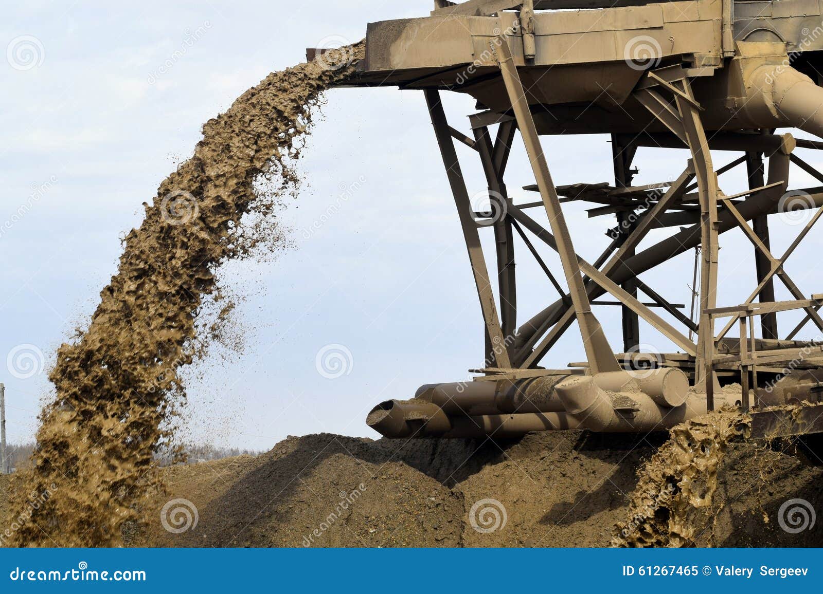 Quarry washing sand stock image. Image of fossil, pouring - 61267465