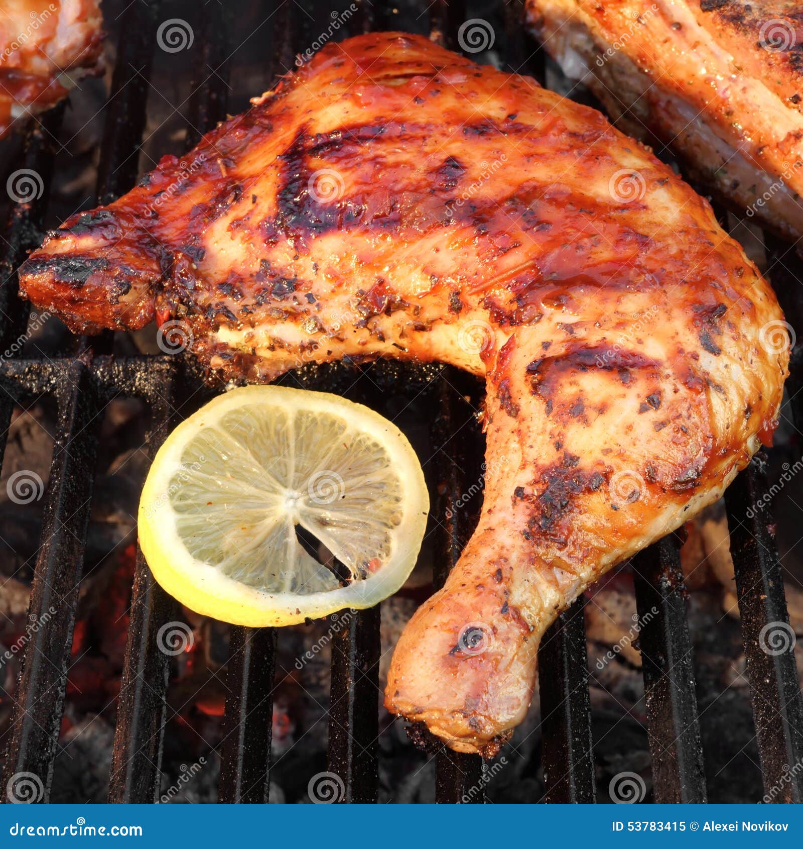 Quart De Jambe De Poulet Rôti Par BBQ Sur Le Gril Chaud Image stock ...