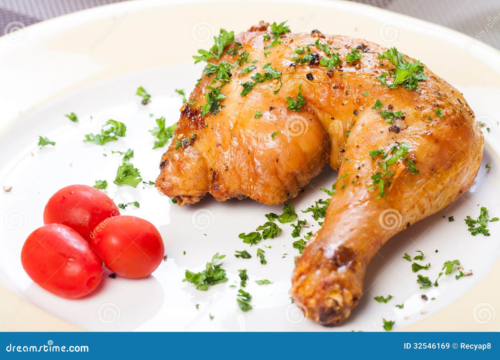 Quart Rôti Croustillant De Poulet Image stock - Image du nourriture ...