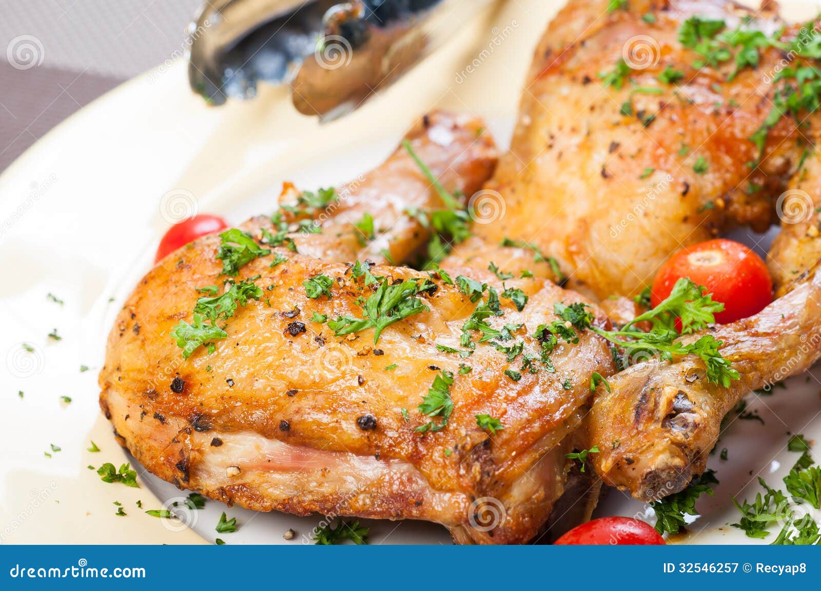 Quart Rôti Croustillant De Poulet Image stock - Image du nutmeg, orange ...