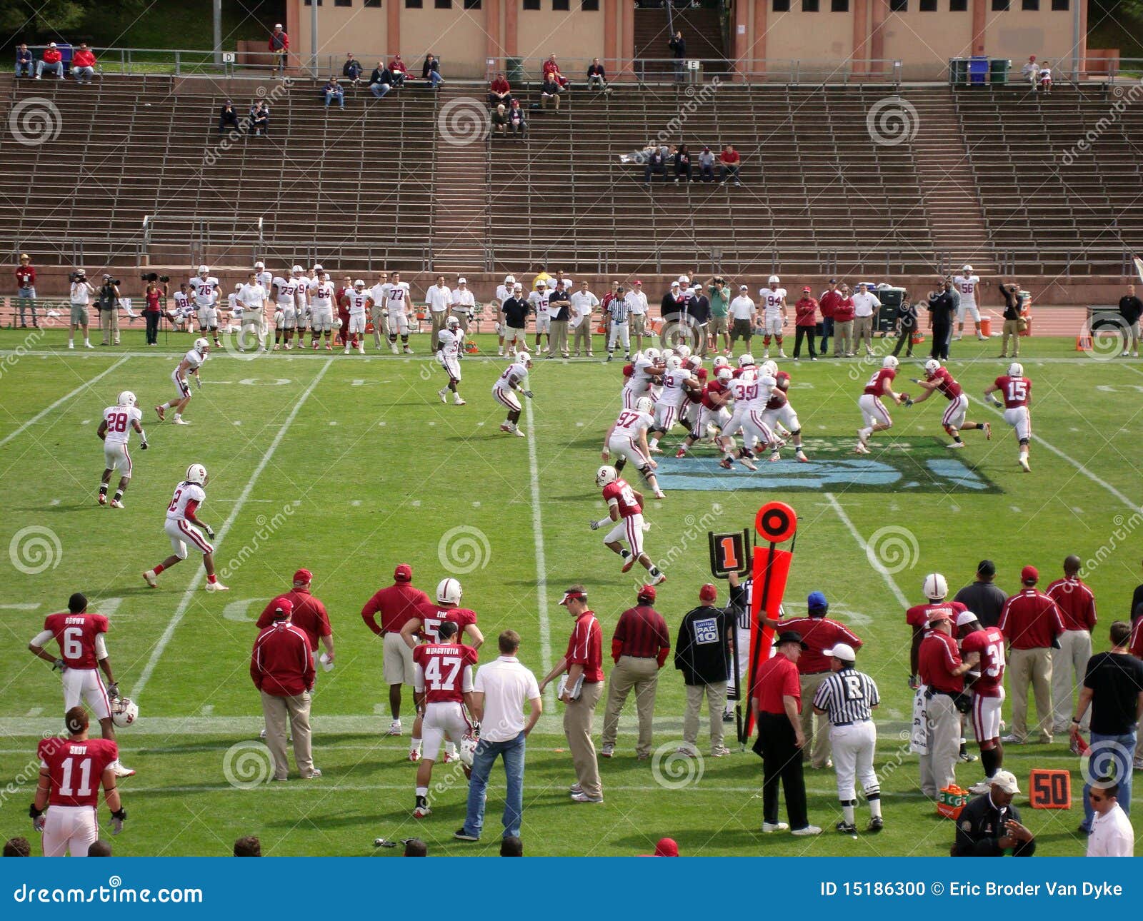 Quarterback Hands Off To the Running Back Editorial Image - Image of ...