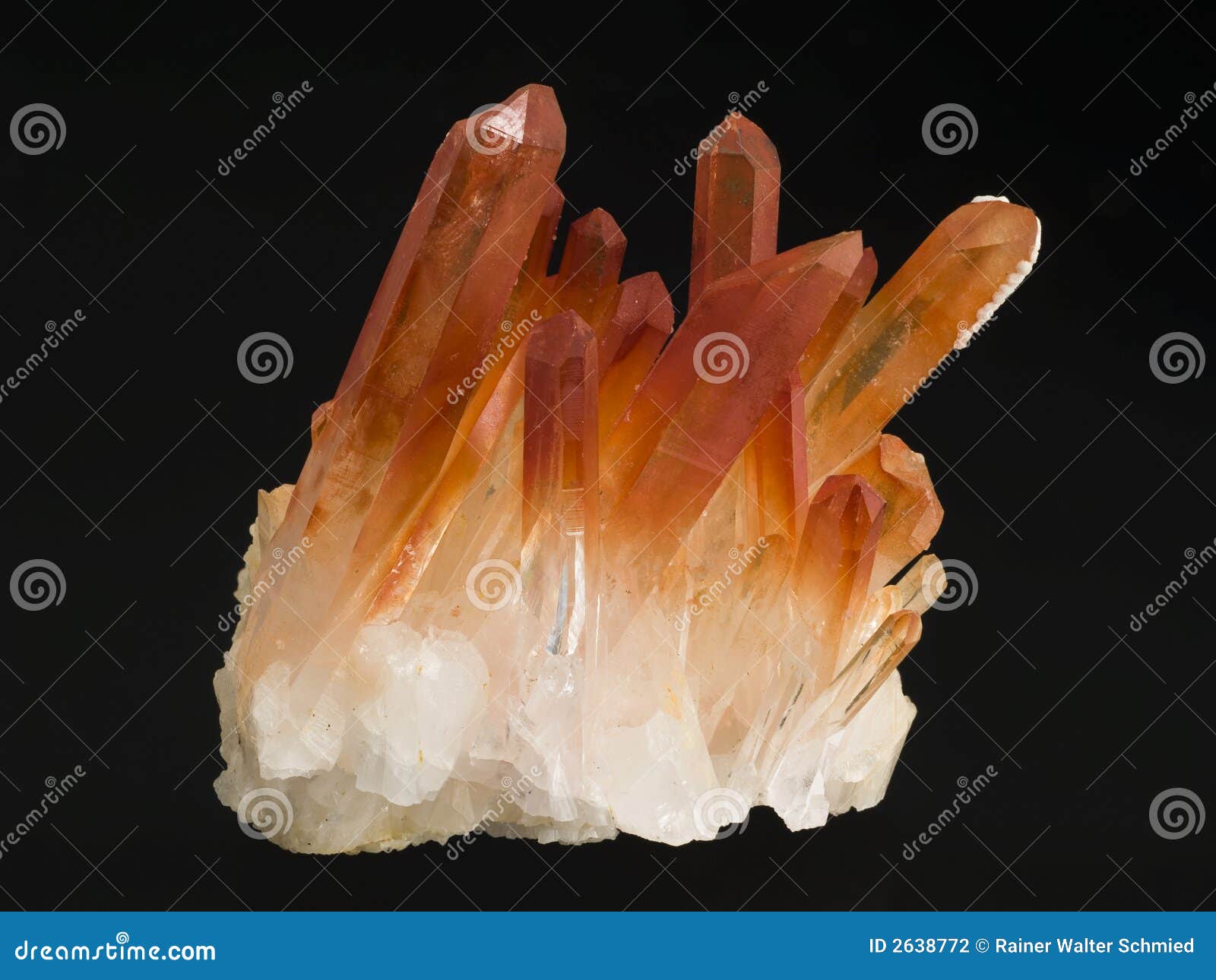 Quartz rouge 1 photo stock. Image du cristal, minerai - 2638772