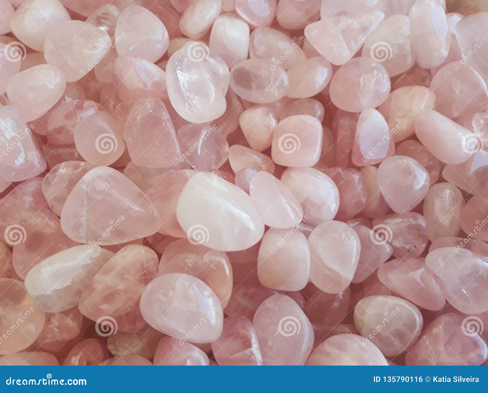 Quartzo cor-de-rosa foto de stock. Imagem de quartzo - 135790116