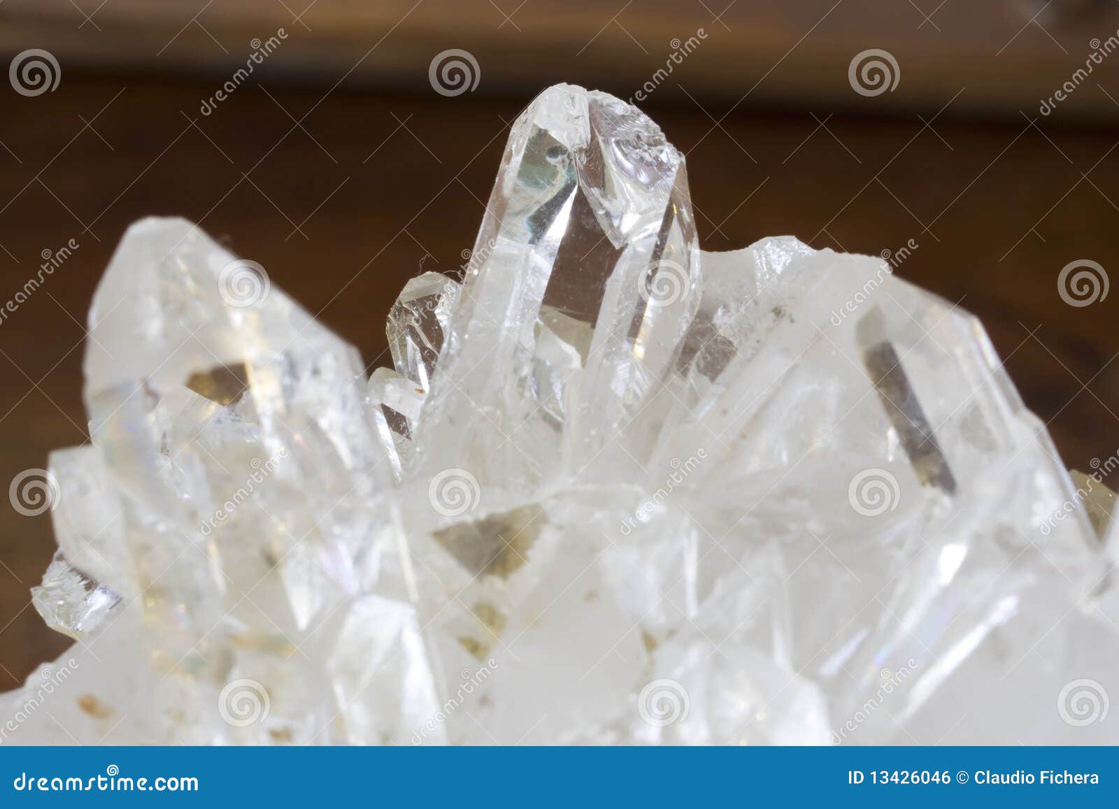 Quarzo fotografia stock. Immagine di ametista, isolato - 13426046