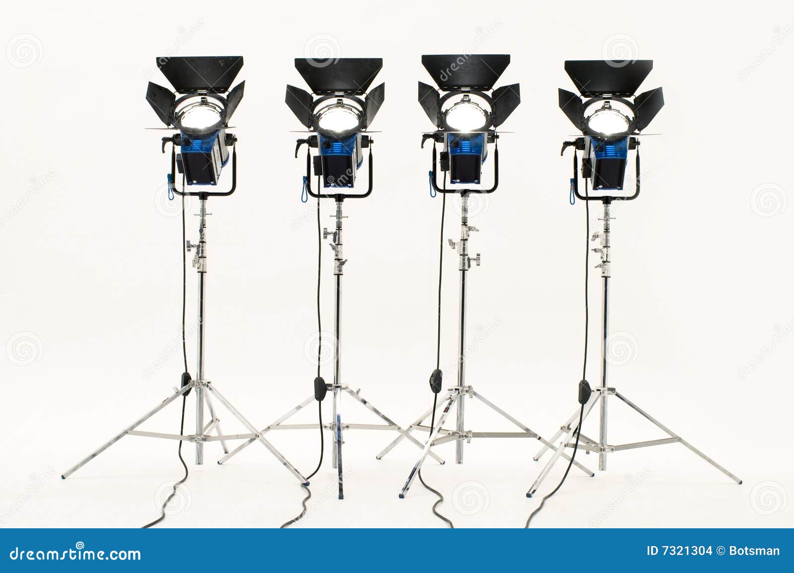 Quatro holofotes. foto de stock. Imagem de profissional - 7321304