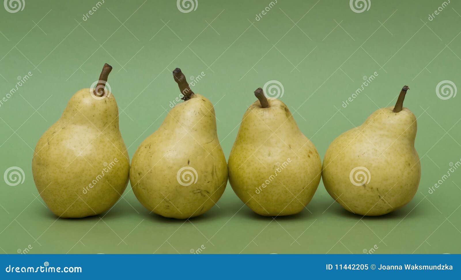 Quattro pere immagine stock. Immagine di figure, alimento - 11442205