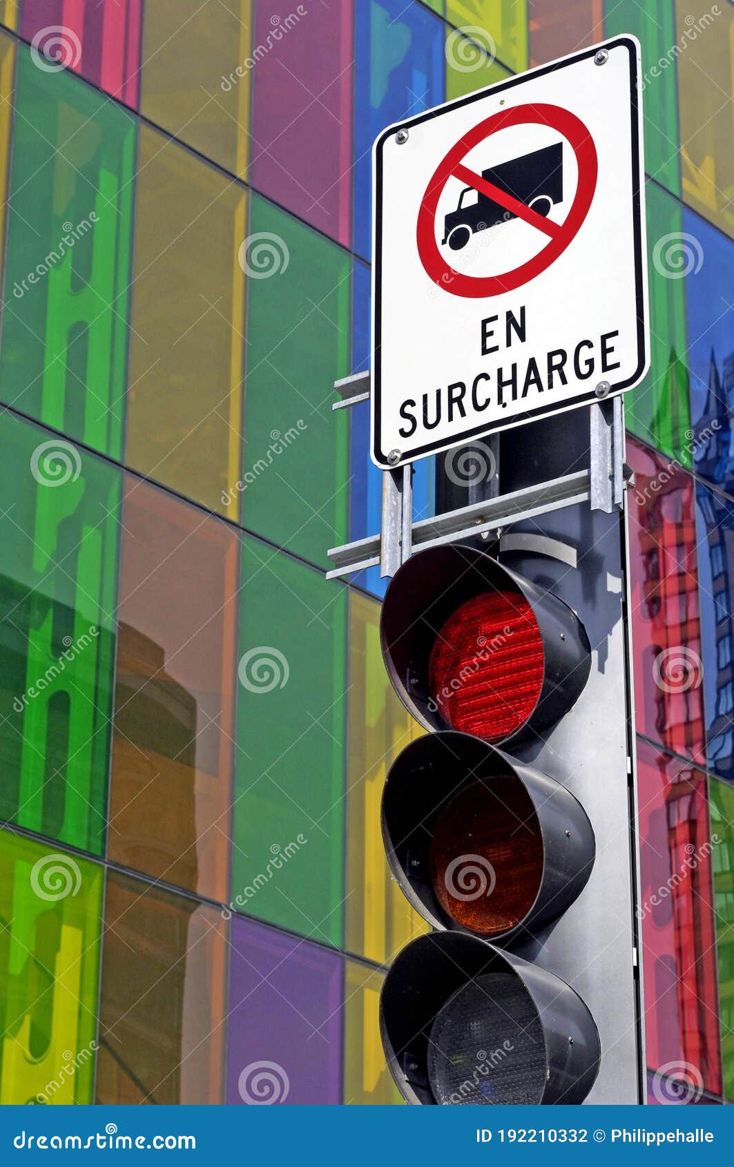 Quebec; Canada- June 25 2018 : Traffic Light in Montreal Editorial ...