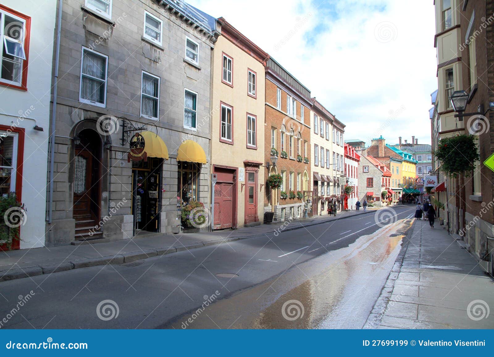 Quebec City Street editorial stock image. Image of architecture - 27699199