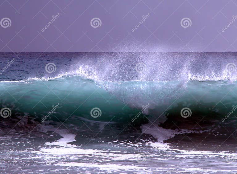 Quebra da onda foto de stock. Imagem de paisagem, praia - 77778