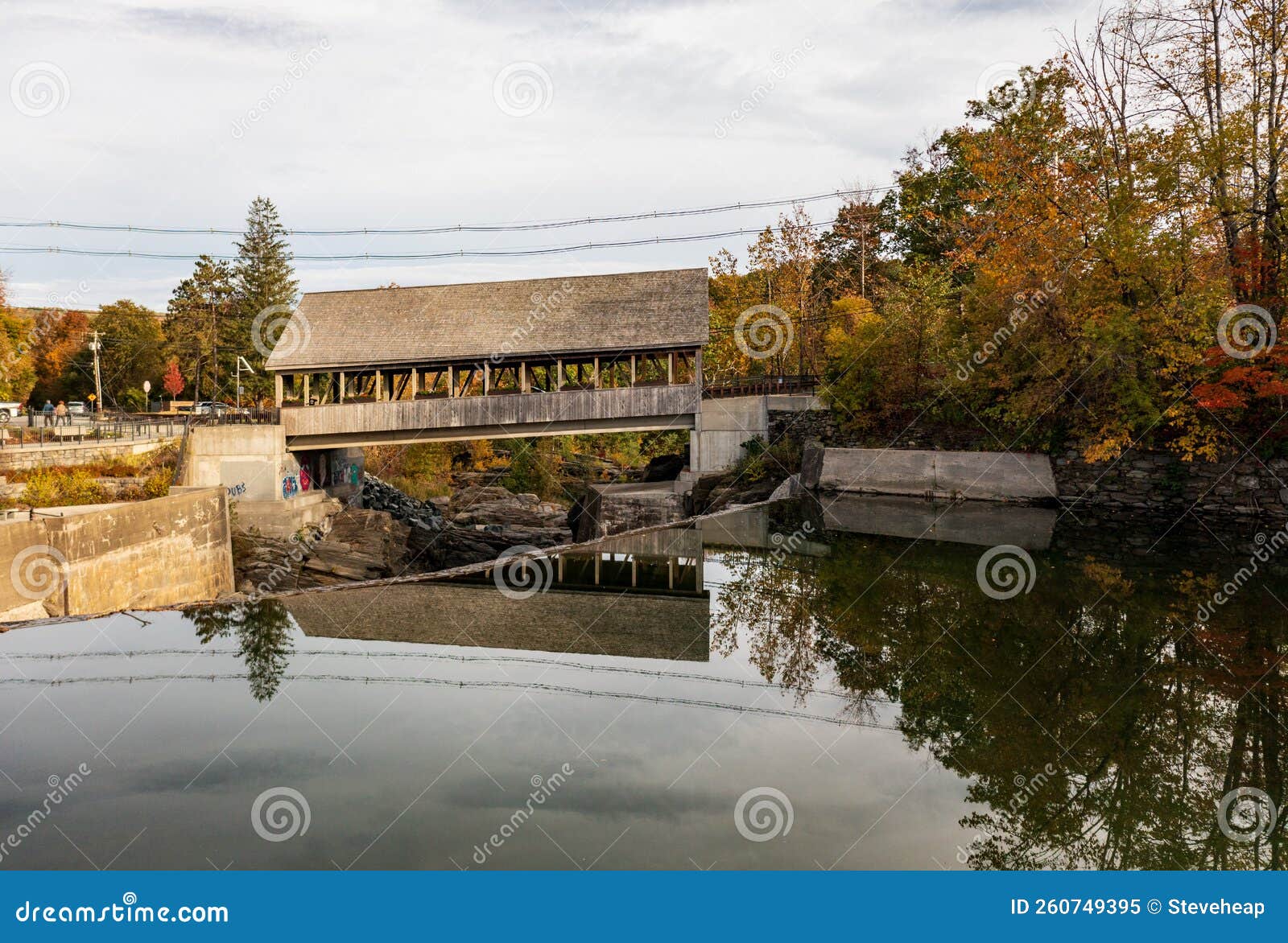 Quechee Covered Bridge in Vermont in the Fall Editorial Image - Image ...