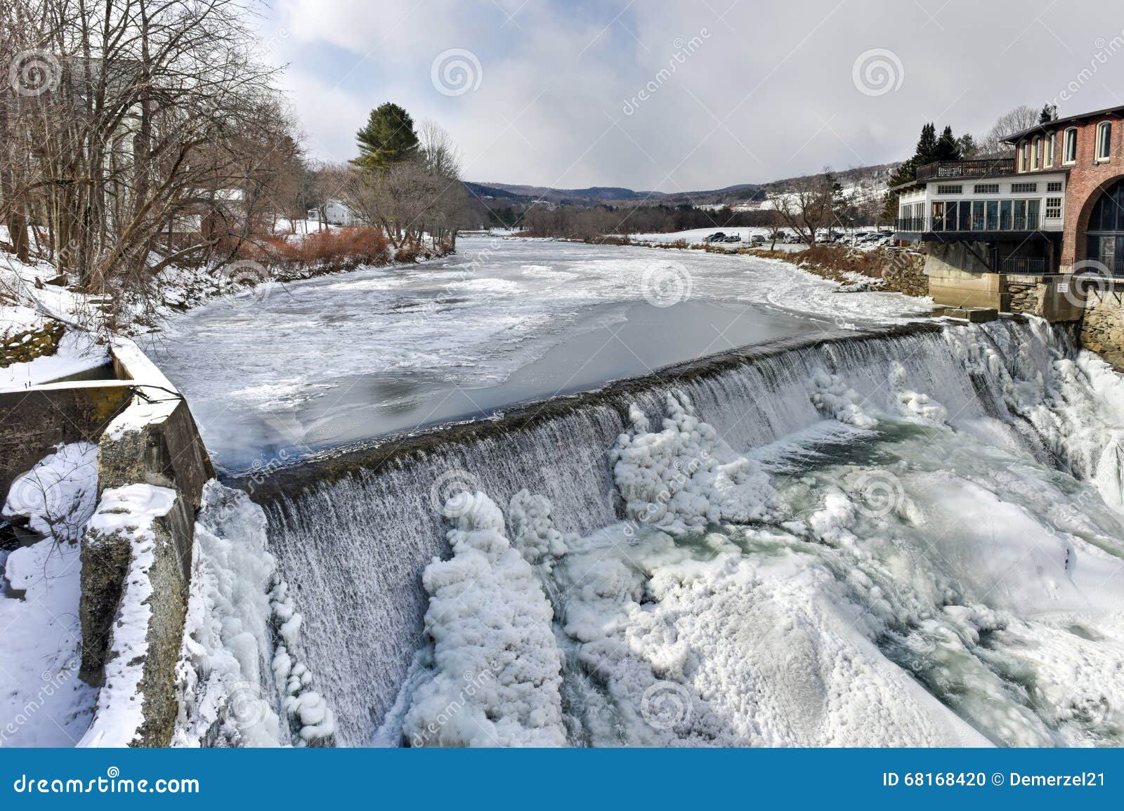 Quechee River - Vermont stock photo. Image of scenic - 68168420