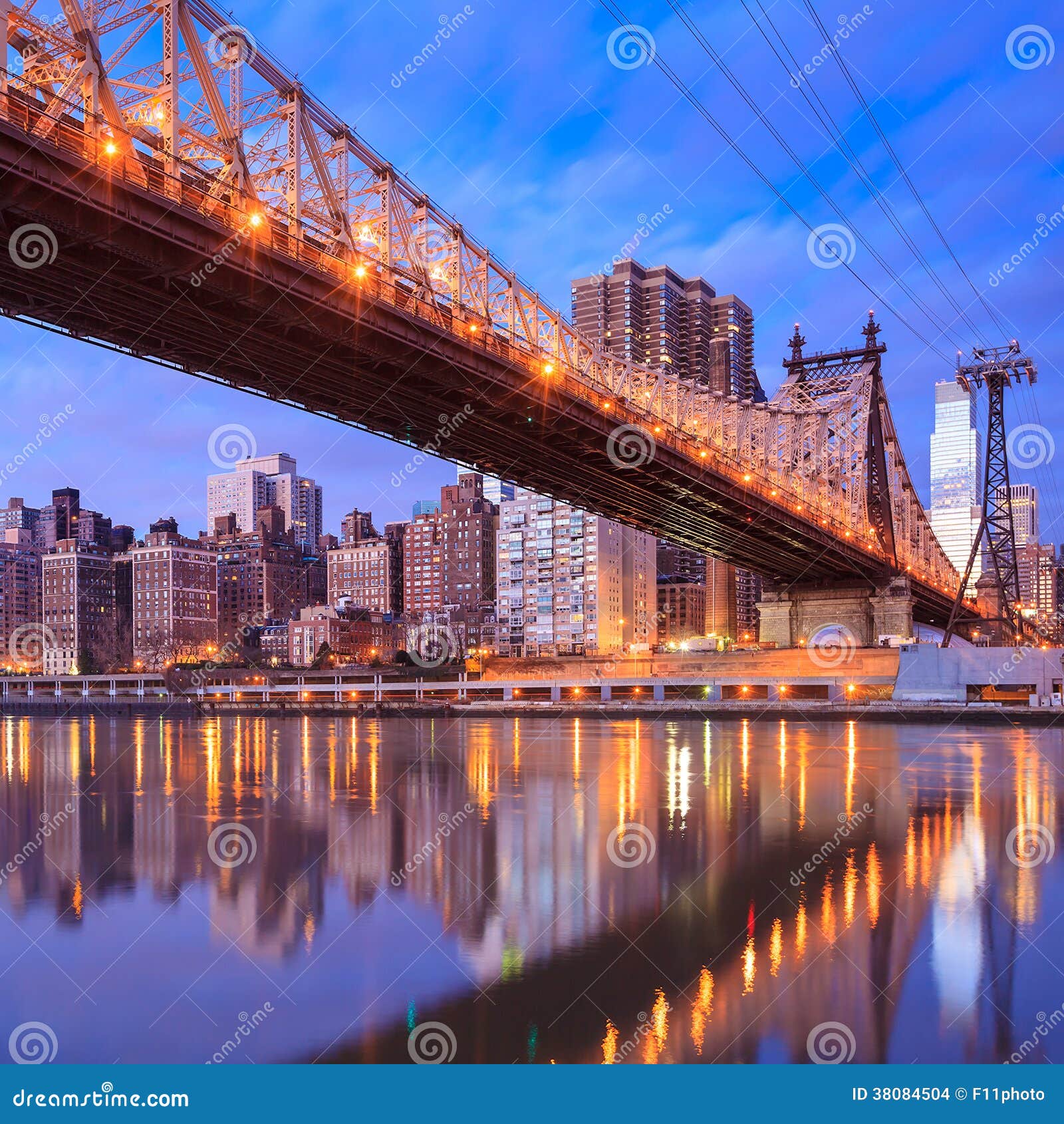 Queen Bridge stock photo. Image of nightfall, city, landmark - 38084504