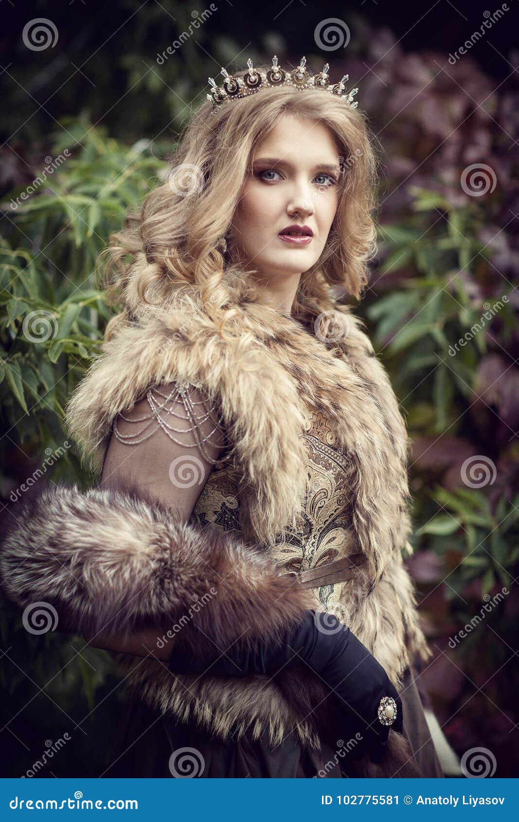 Queen in Furs in the Autumn Forest Stock Image - Image of face ...