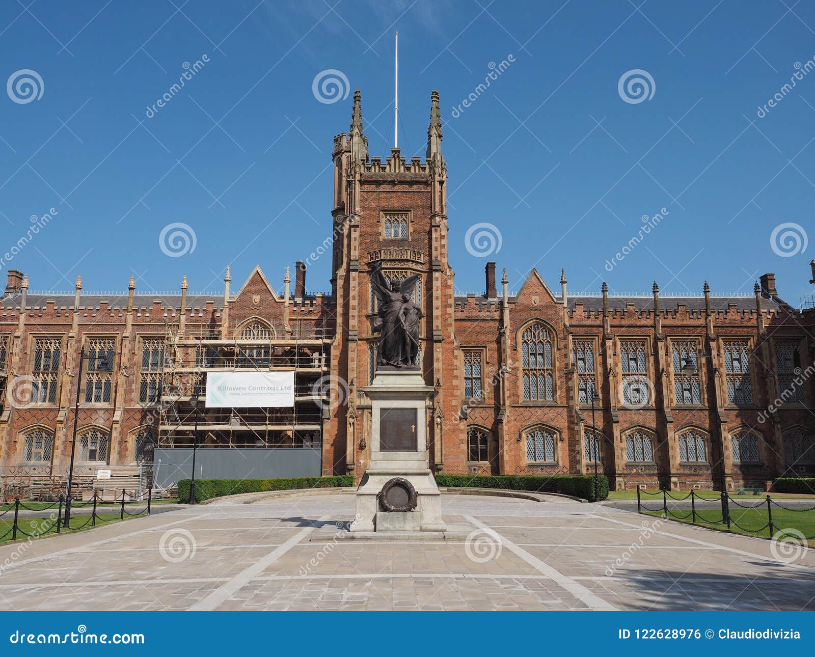 Queen University in Belfast Editorial Photo - Image of irish, landmark ...