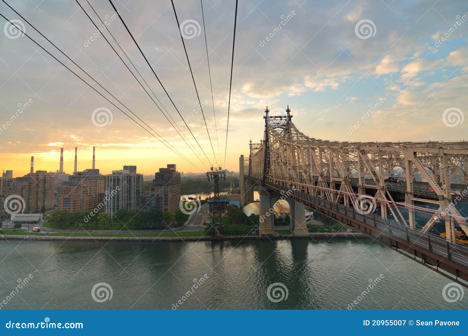 Queensboro Bridge stock image. Image of roosevelt, queens - 20955007