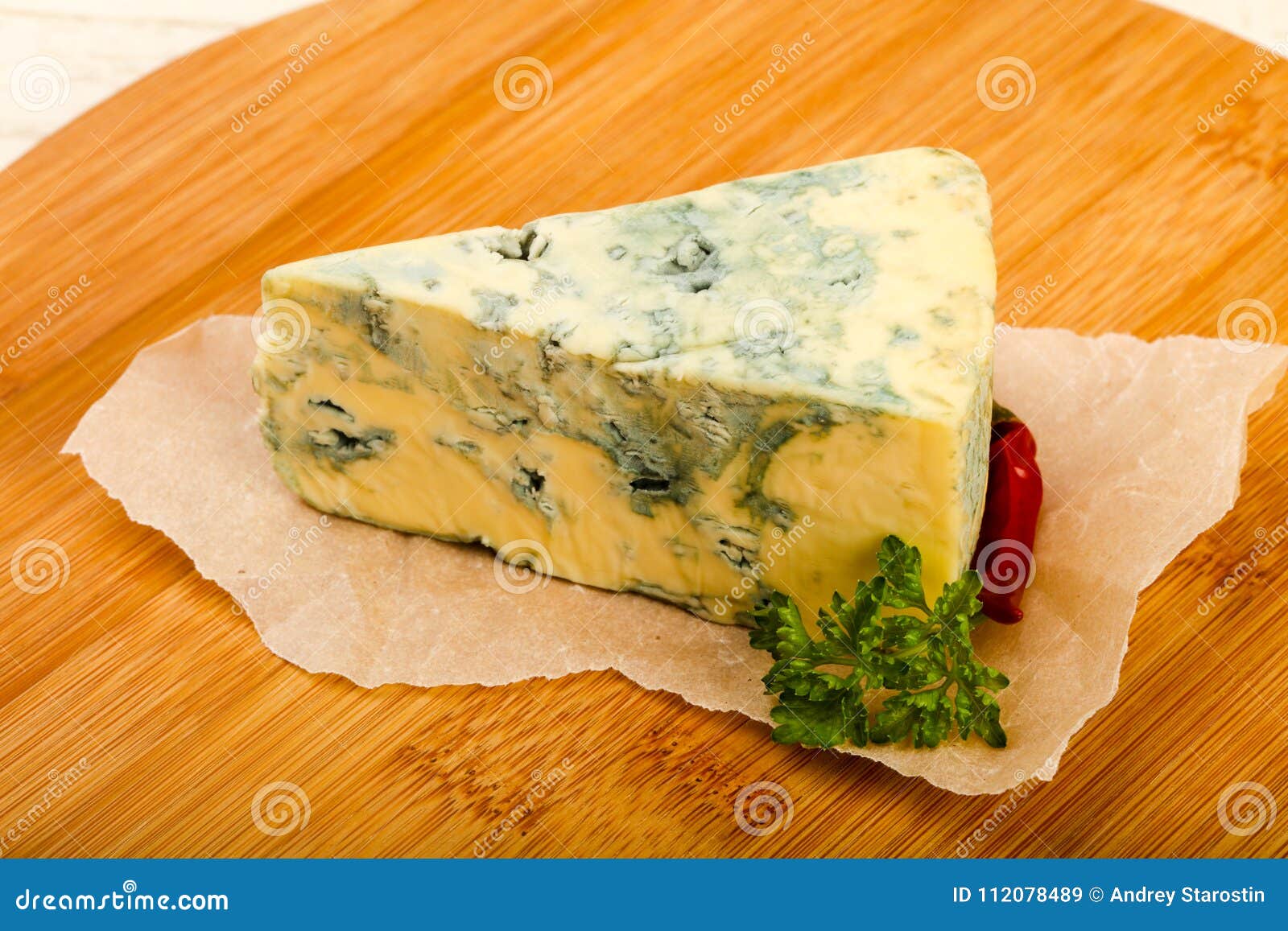 Queijo azul imagem de stock. Imagem de aperitivo, fresco - 112078489