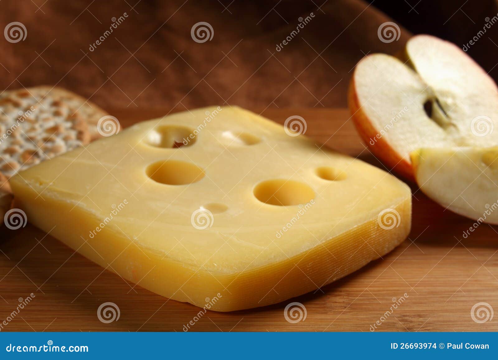 Queijo de Jarlsberg foto de stock. Imagem de dinamarquês - 26693974