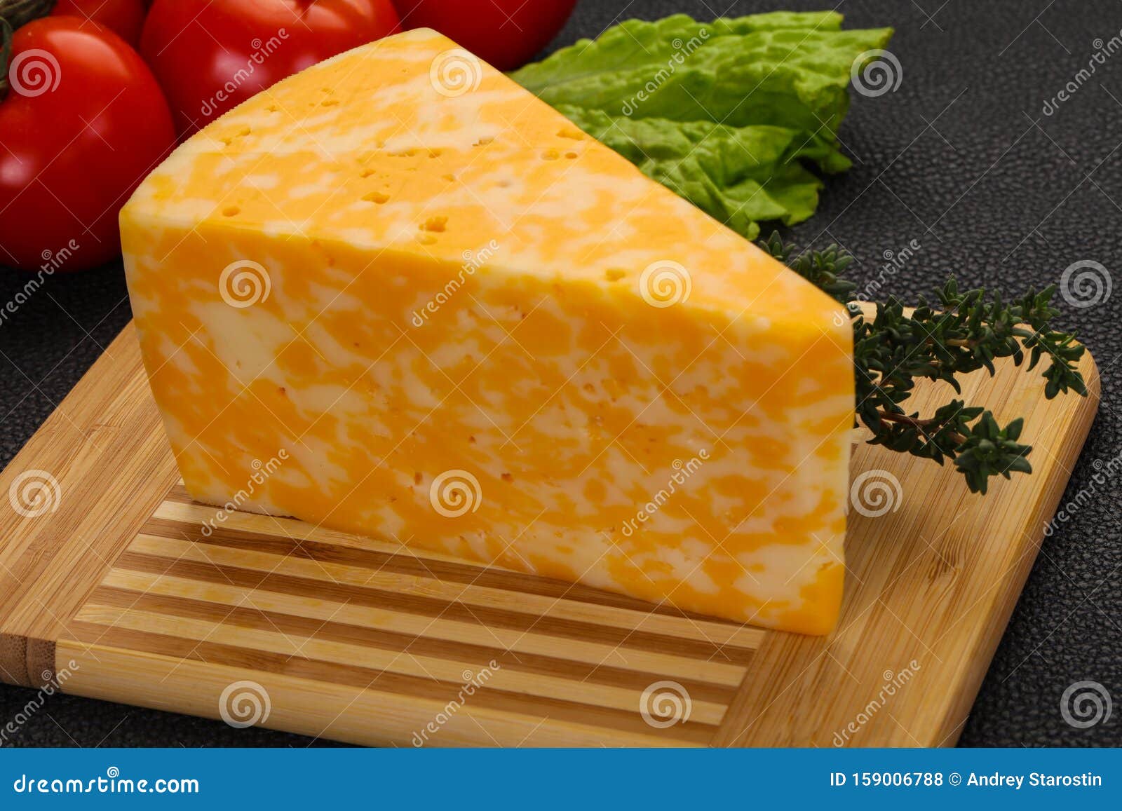 Queijo magro e delicado foto de stock. Imagem de jaque - 159006788