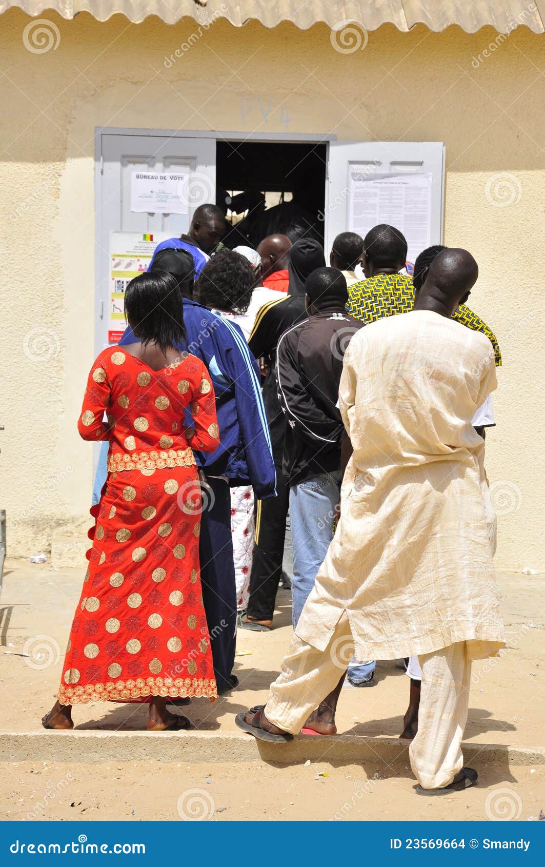 Queque for voting Senegal editorial stock image. Image of booths - 23569664