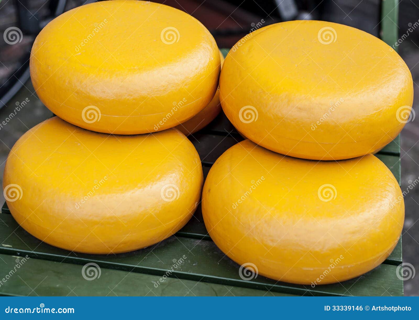 Queso de Gouda holandés foto de archivo. Imagen de departamento - 33339146