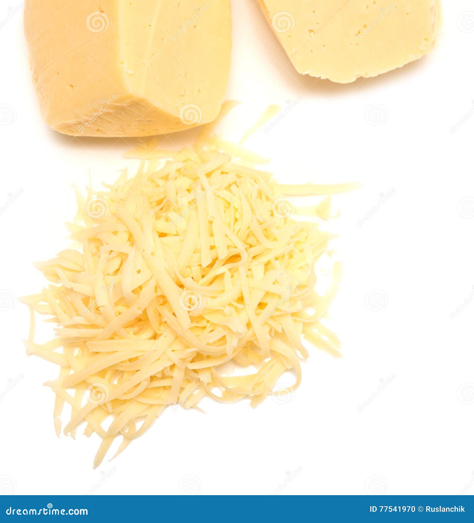 Queso rallado en blanco foto de archivo. Imagen de ingrediente - 77541970