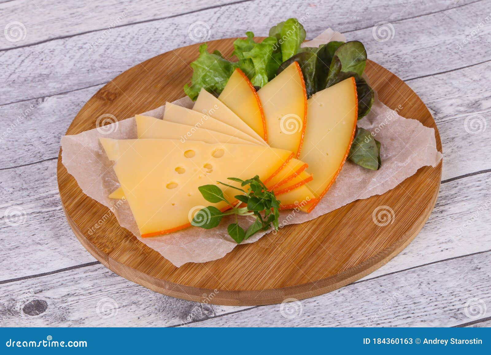 Queso Suizo Amarillo Rebanado Imagen de archivo - Imagen de nadie ...