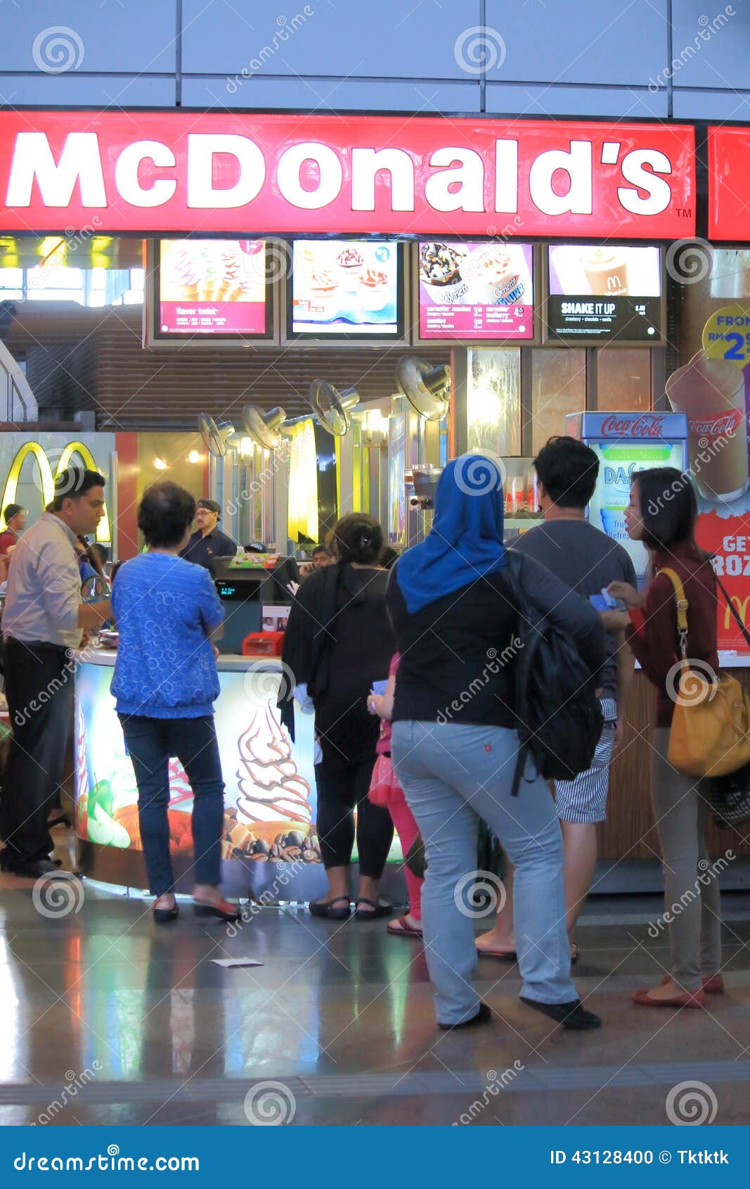 Fast Food Restaurant Queue Editorial Image - Image: 43128400