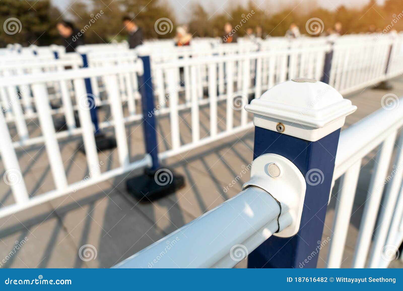 Queue Stand, Queue Up Stand Barrier Outdoor. Control Area Queue for ...