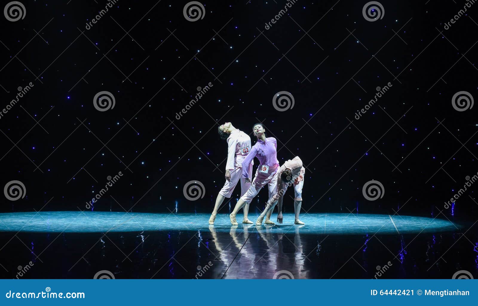 Queue Structure-the Yellow River Chorus-Group Dance Editorial Photo ...