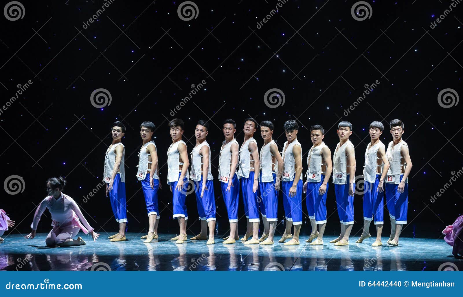Queue Structure-the Yellow River Chorus-Group Dance Editorial Image ...