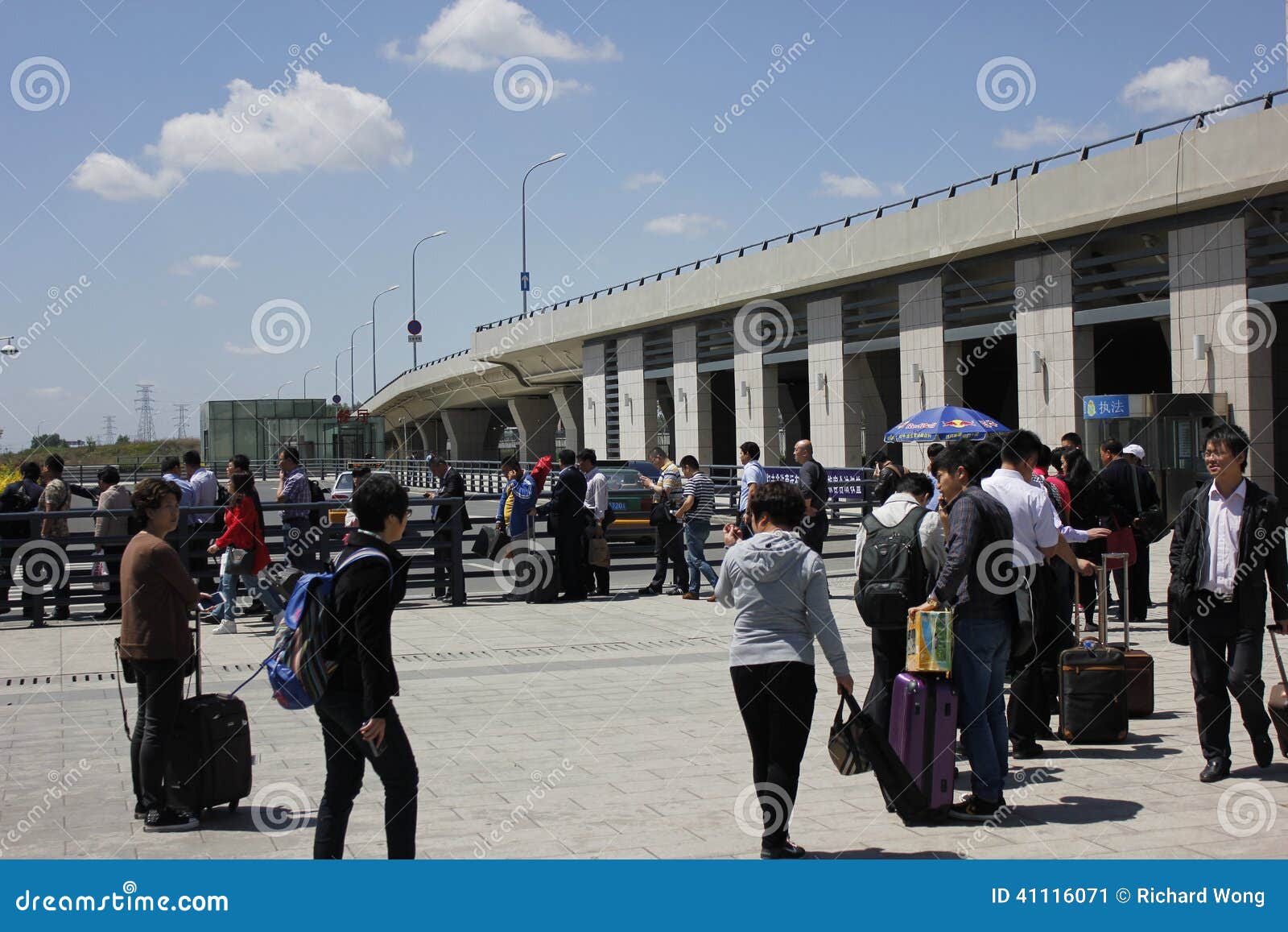 The queue for the taxi editorial photo. Image of talk - 41116071