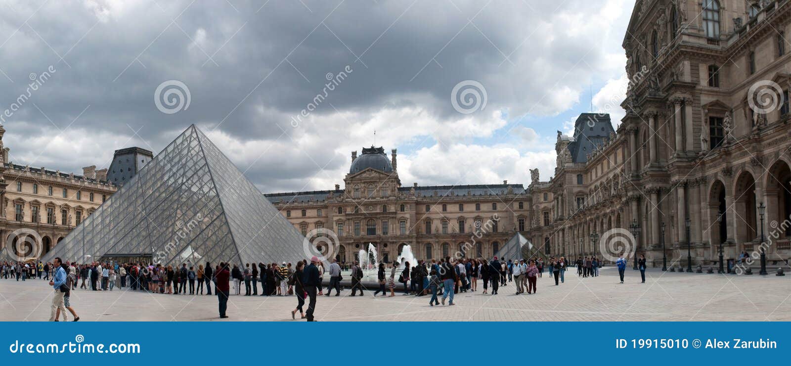 Queue of Visitors To the Pyramid in Louvre Editorial Image - Image of ...