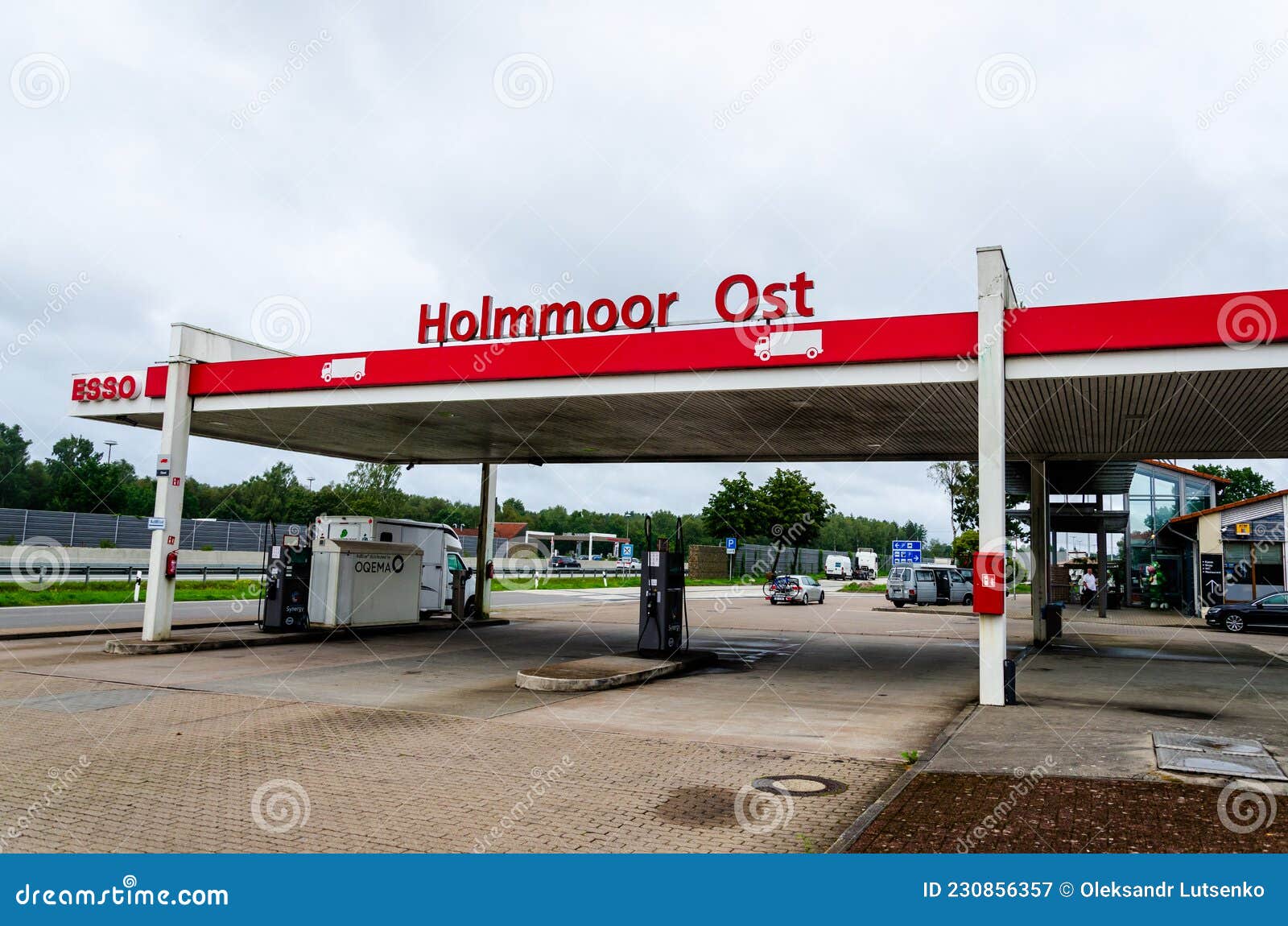 Quickborn, Germany - August 28, 2021: Tank and Rest Stop Holmmoor Ost ...