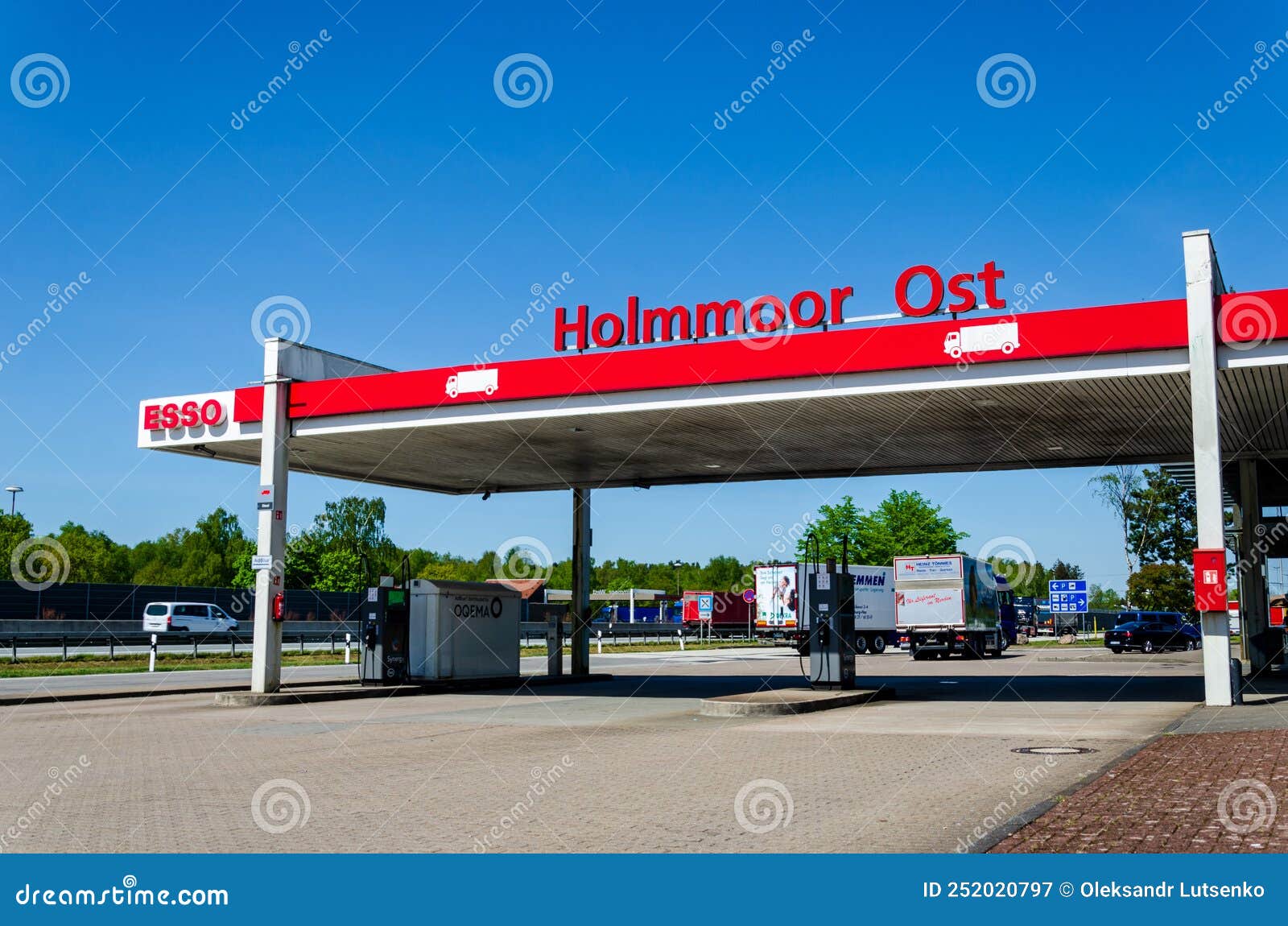 Quickborn, Germany - May 09, 2022: Tank and Rest Stop Holmmoor Ost ...
