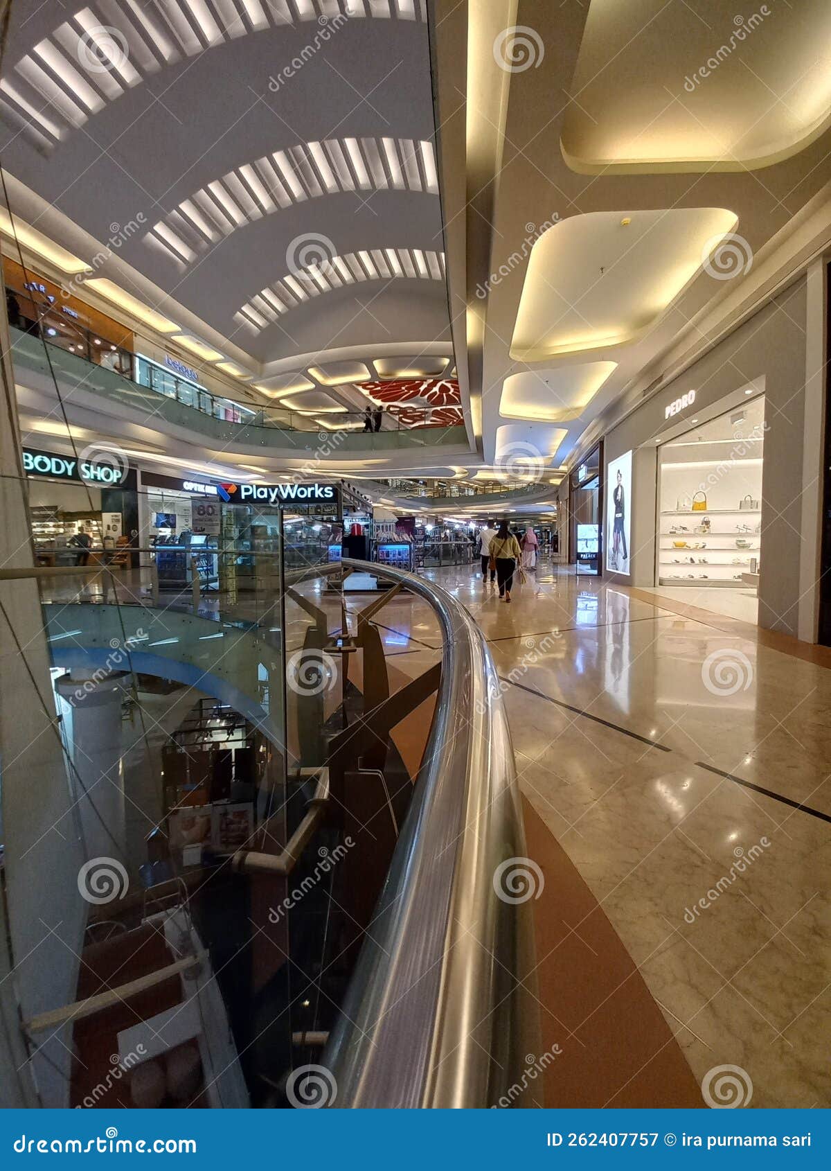 Quiet and Comfortable Atmosphere in the Mall Editorial Photography ...