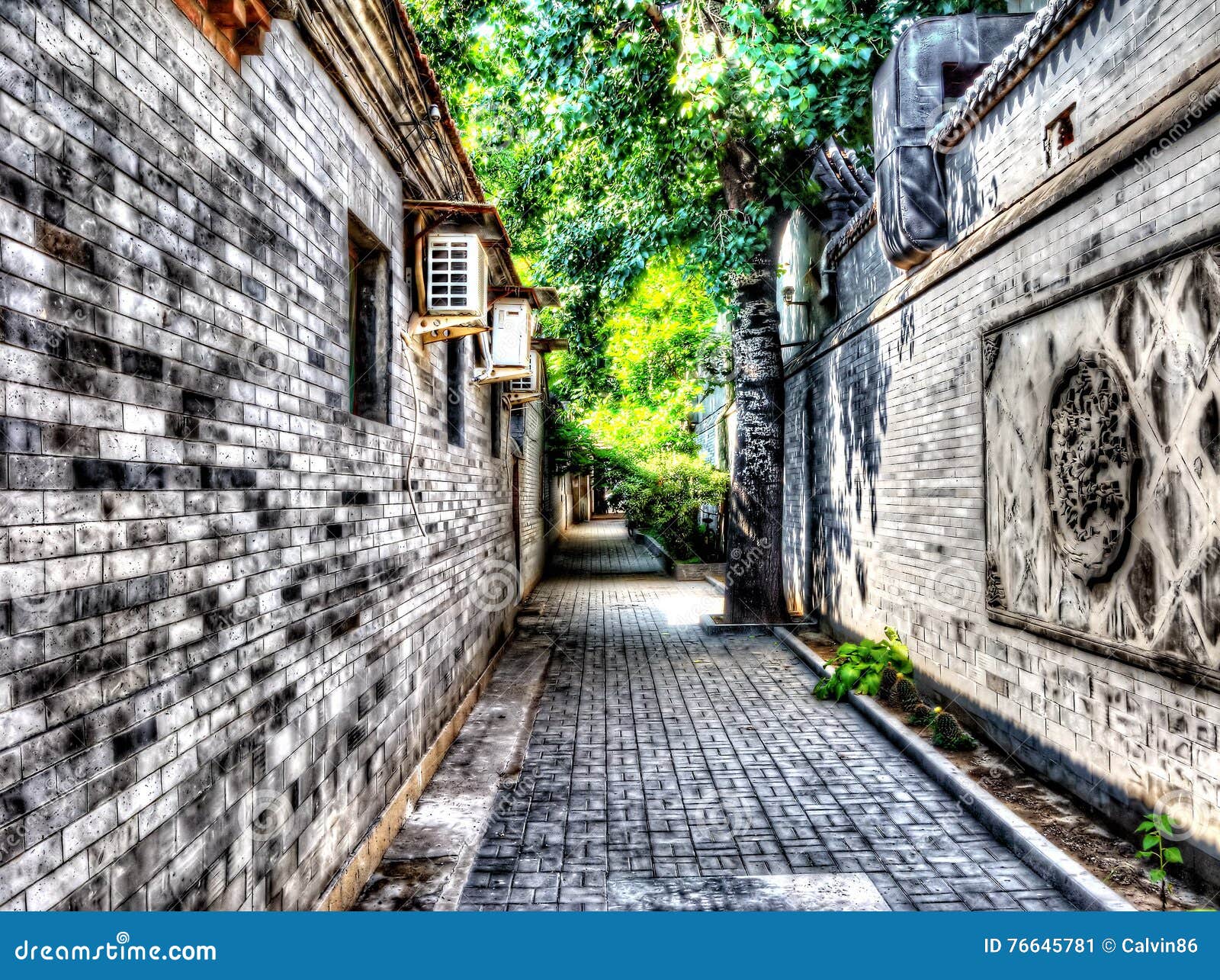 Quiet Hutong Alley Way in Downtown Beijing Stock Image - Image of house ...