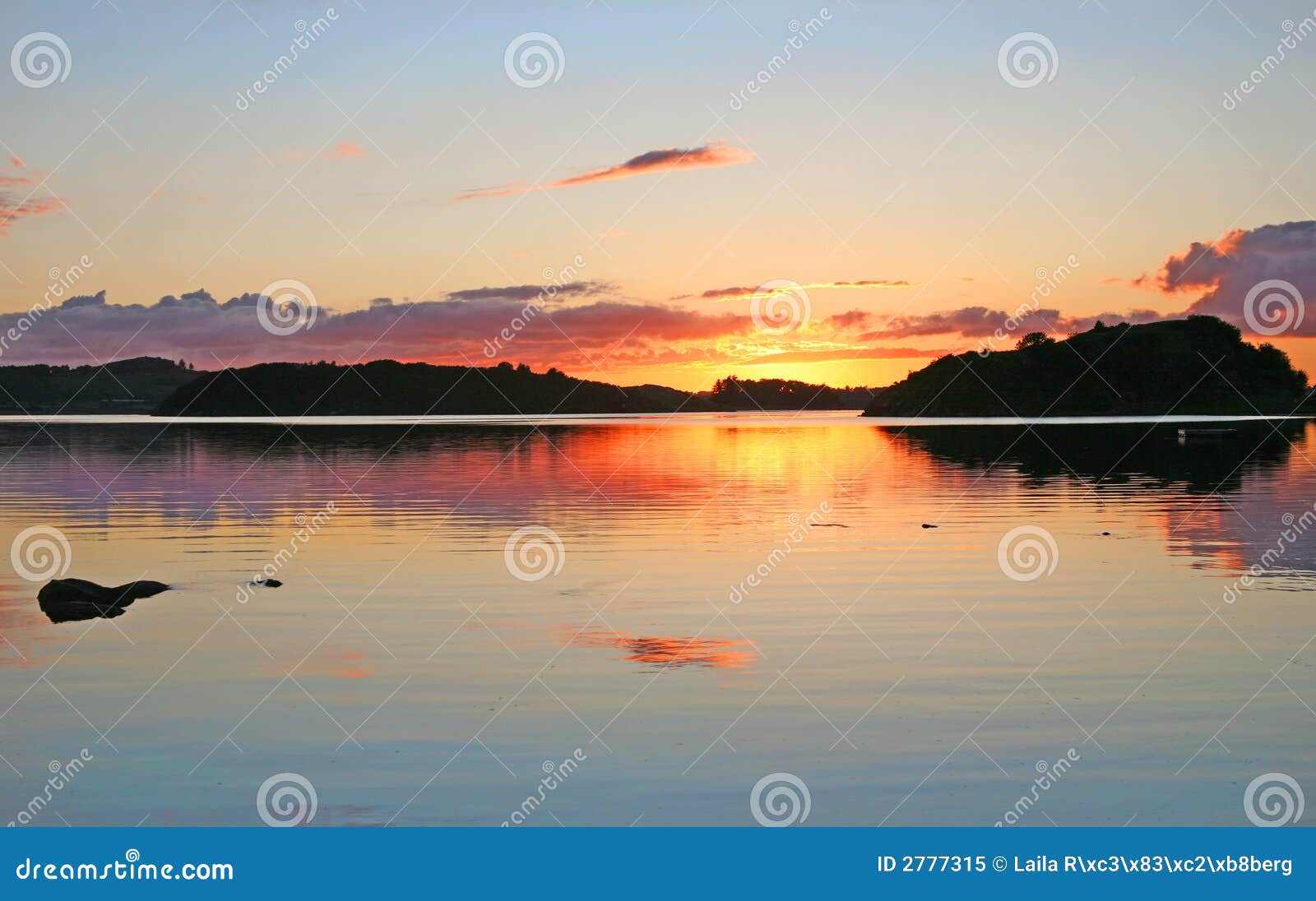 Quiet sunset by the ocean stock image. Image of sunset - 2777315