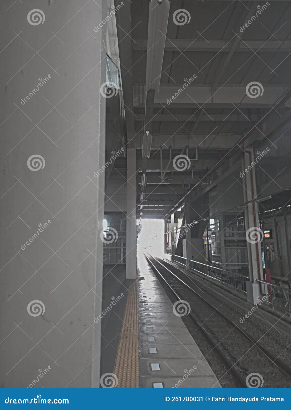 The Quiet Train Stations stock image. Image of building - 261780031