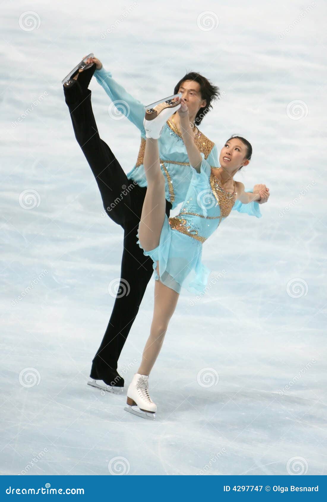 Quing Pang / Jian Tong Free Pr Editorial Photography - Image of balance ...