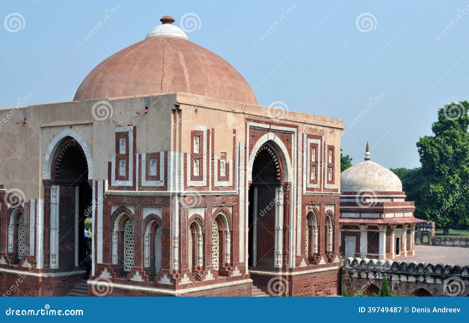 Quitab Minar. stock image. Image of delhi, sandstone - 39749487