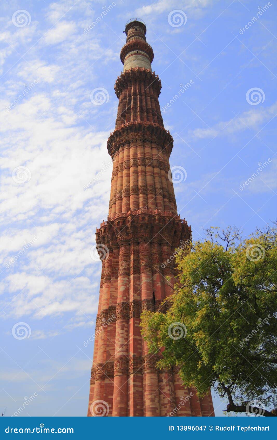 The Qutb Minar stock image. Image of delhi, oriental - 13896047