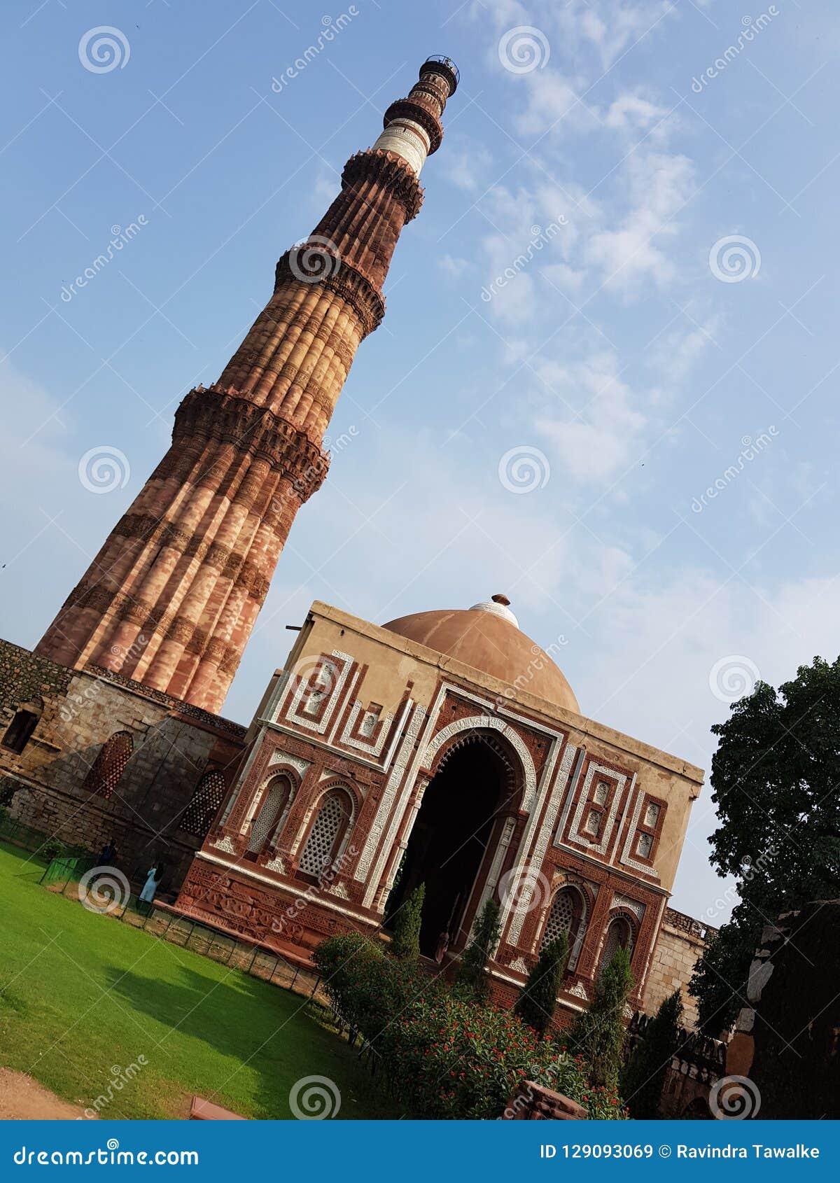 Qutub minar stock image. Image of small, side, view - 129093069