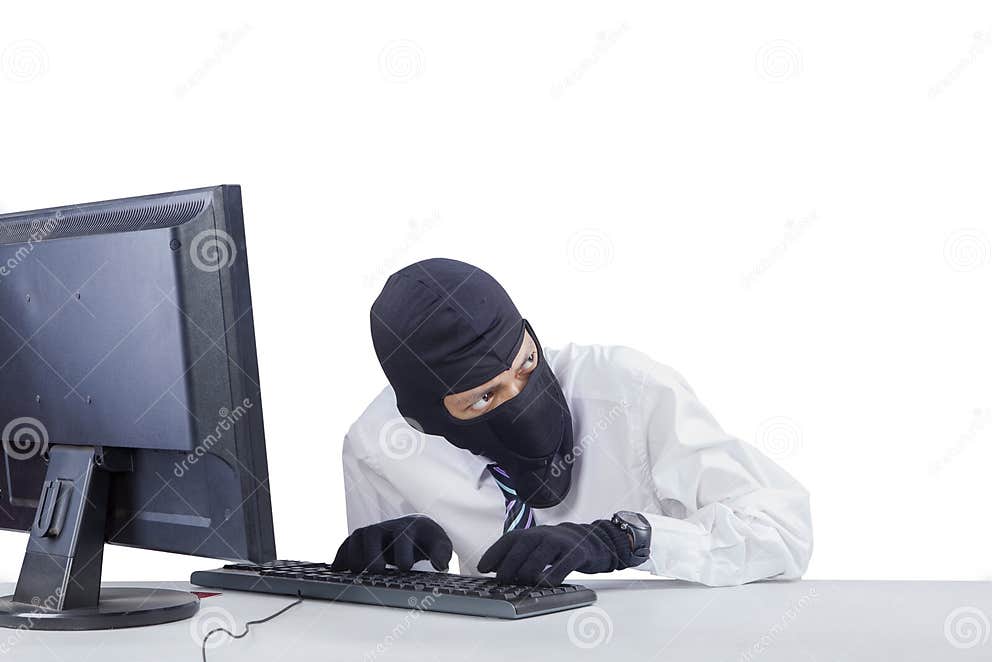 Räuber Mit Der Maske, Die Einen Computer Zerhackt Stockbild - Bild von ...