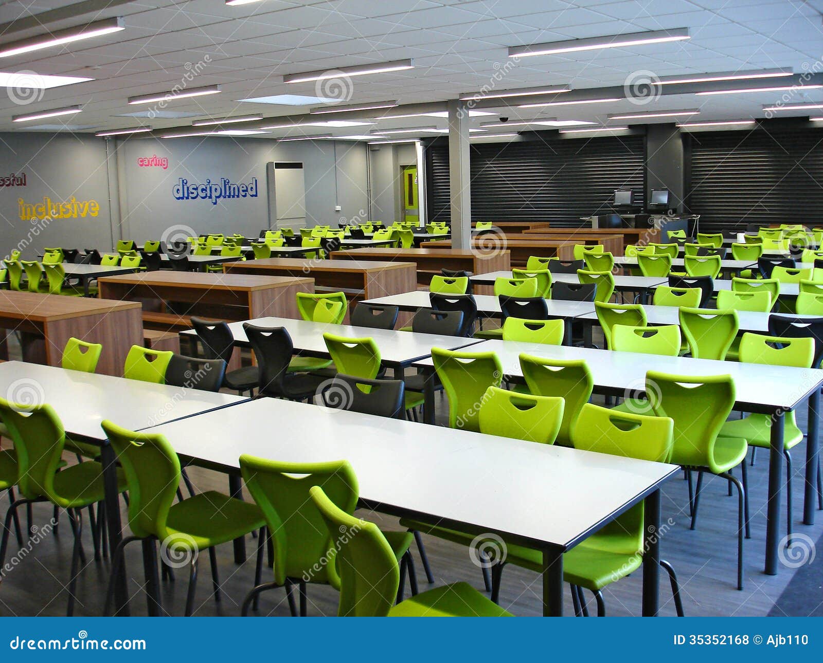 Réfectoire d'école photo stock. Image du réfectoire, vert - 35352168