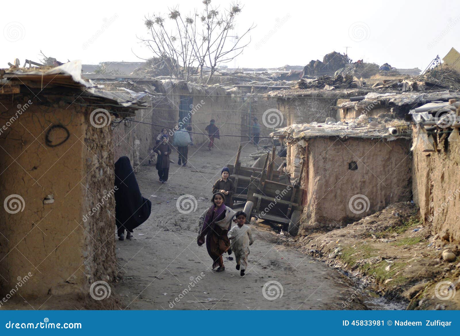 Région de taudis Islamabad photo éditorial. Image du village - 45833981