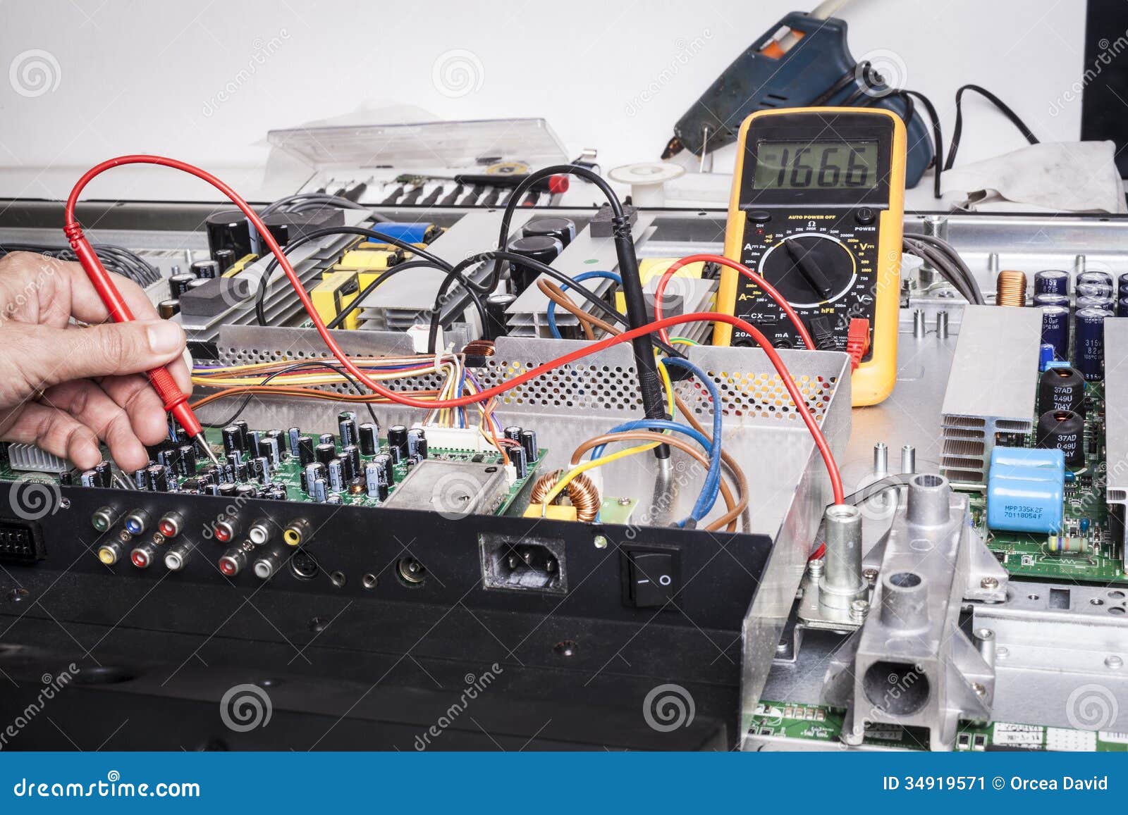 Réparation De L'électronique Image stock - Image du condensateur ...