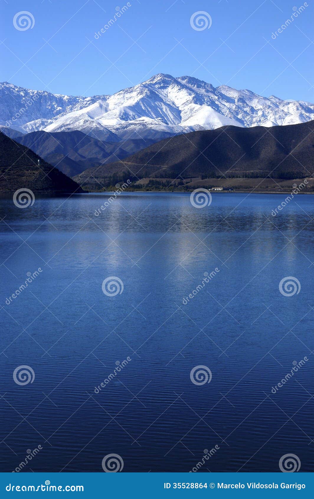 Réservoir De Puclaro Au Chili. Photo stock - Image du tourisme ...