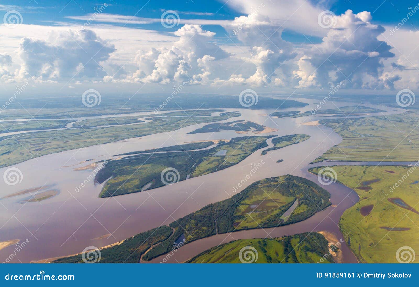 Río Amur imagen de archivo. Imagen de nubes, verano, recorrido - 91859161