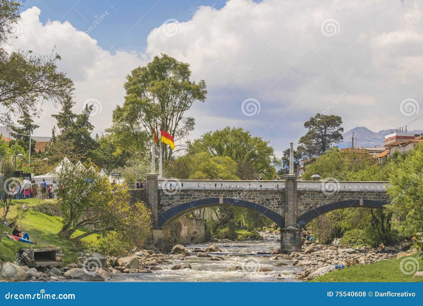 Río Cuenca Ecuador De Tomebamba Foto de archivo editorial - Imagen de ...